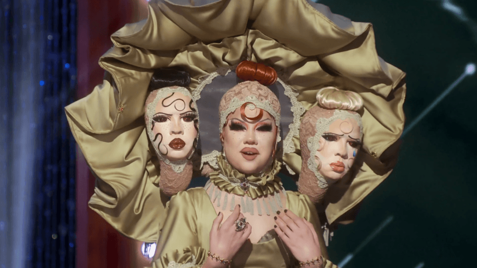 AwardsWatch - drag-race-season-14-willow-pill